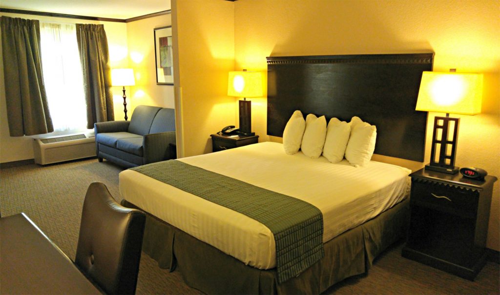 Rooms – Cochran Inn & Suites